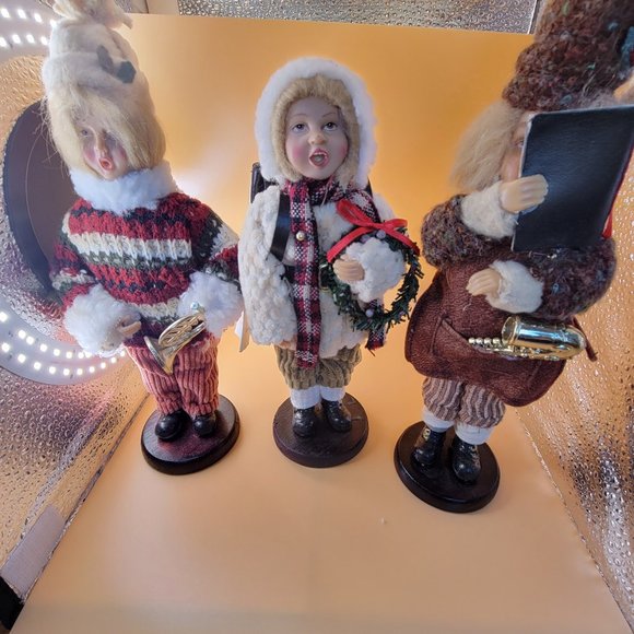 Holiday | Set Of Three Pickwick Carolers Dressed In Clothes And Hats On ...